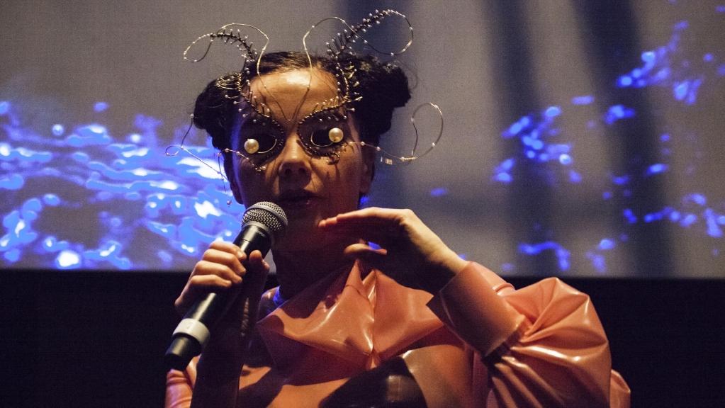 Björk’s New Album Focuses On A Modern ‘Utopia’ | FIB