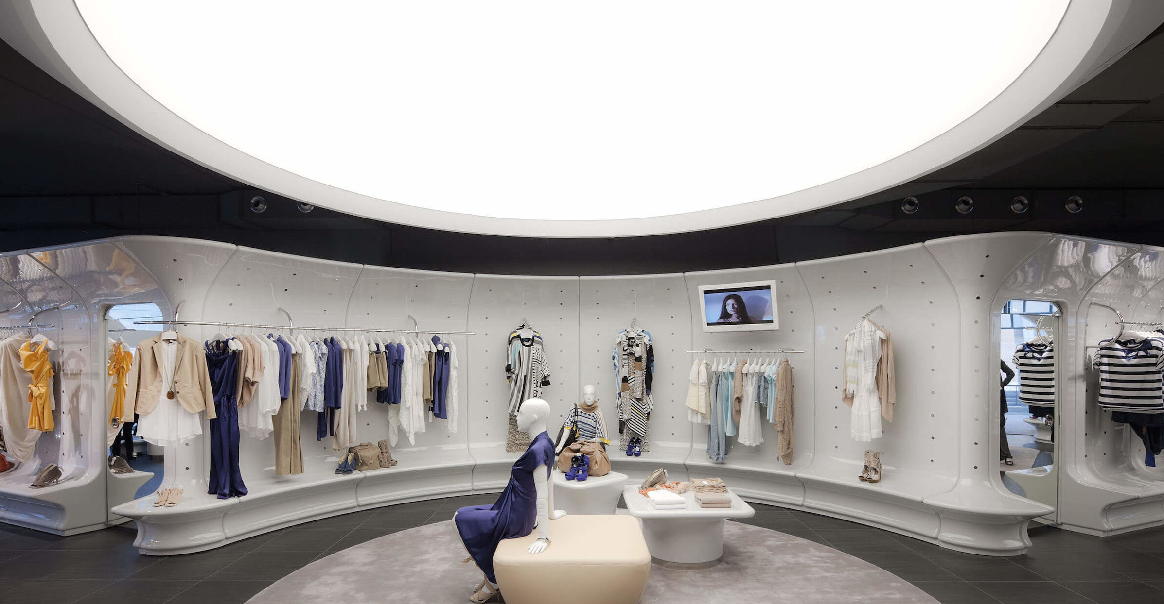 Selfie Taking A Priority In Retail Stores | FIB