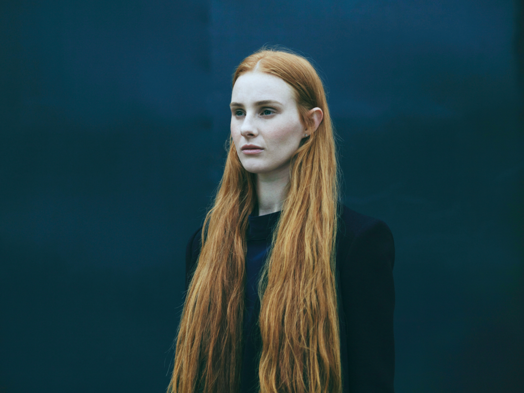 VERA BLUE: Chanteuse | FIB