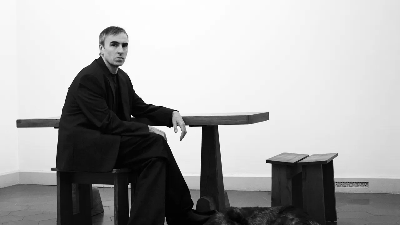 RAF SIMONS IS SHUTTING SHOP - HERE ARE HIS MOST ICONIC MOMENTS | FIB